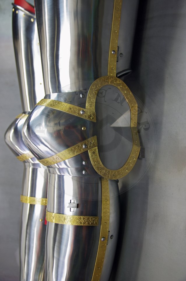 English style leg harness with fully closed cuisses, full greaves with ...